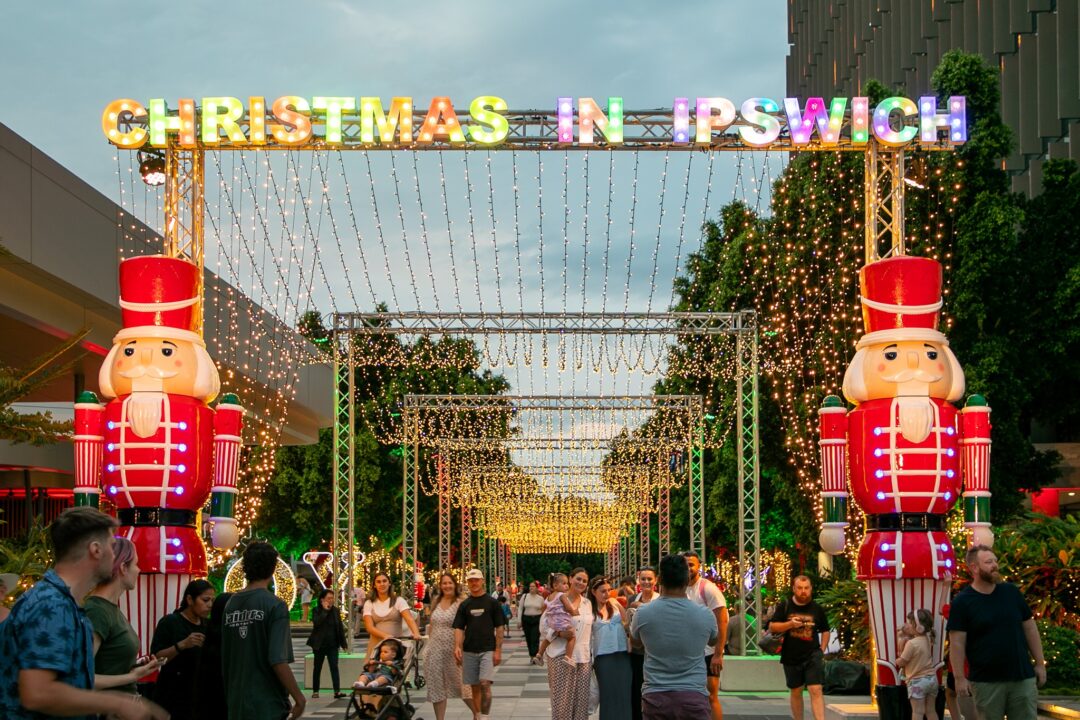 Crowds flocked to St Nicholas Precinct for Christmas in Ipswich ...